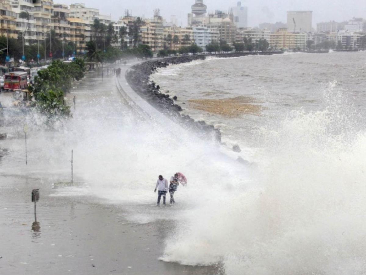 Mumbai: City to Experience 22 High Tide Days During Monsoon Months, Peaking at 4.8 Meters in ...
