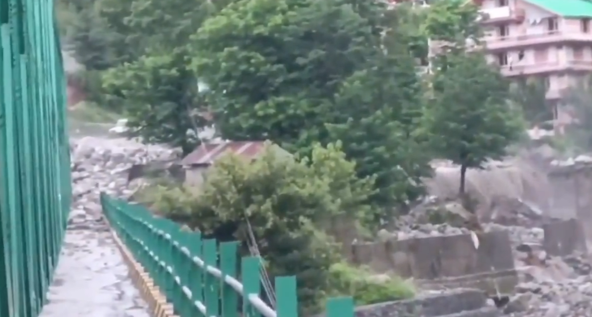 Himachal Pradesh: Cloudburst Triggers Flash Flood, Closes Section of National Highway-3 in Kullu ...