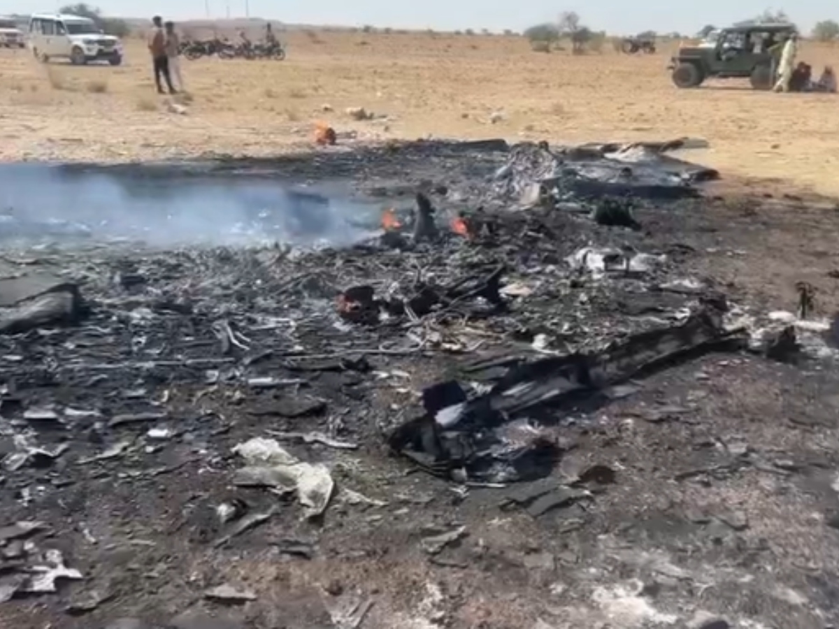 Rajasthan: Indian Air Force Aircraft Crashes in Jaisalmer (Watch Video) - www.lokmattimes.com