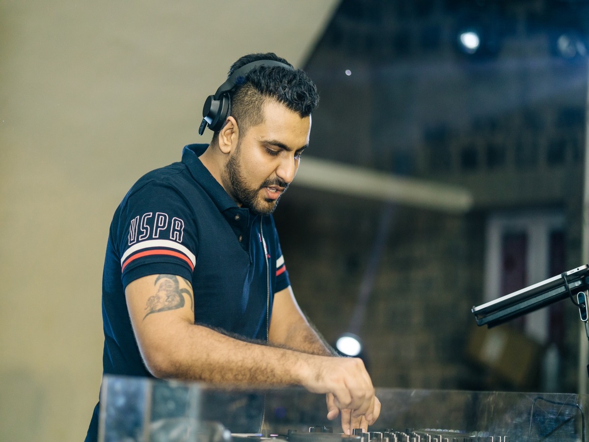 DJ Sunny Deepak makes his own music - www.lokmattimes.com