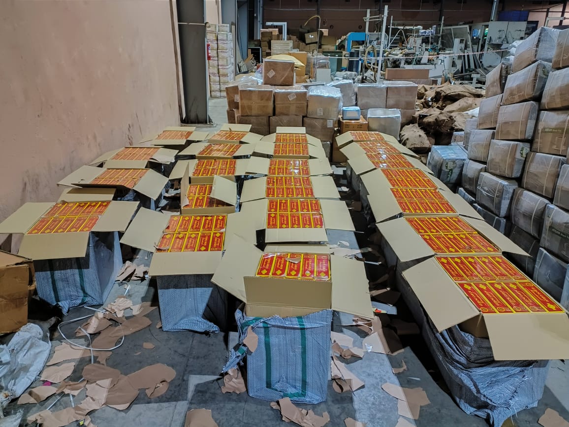 Mumbai: Customs Seize Massive Consignment of Foreign-Origin Cigarettes ...