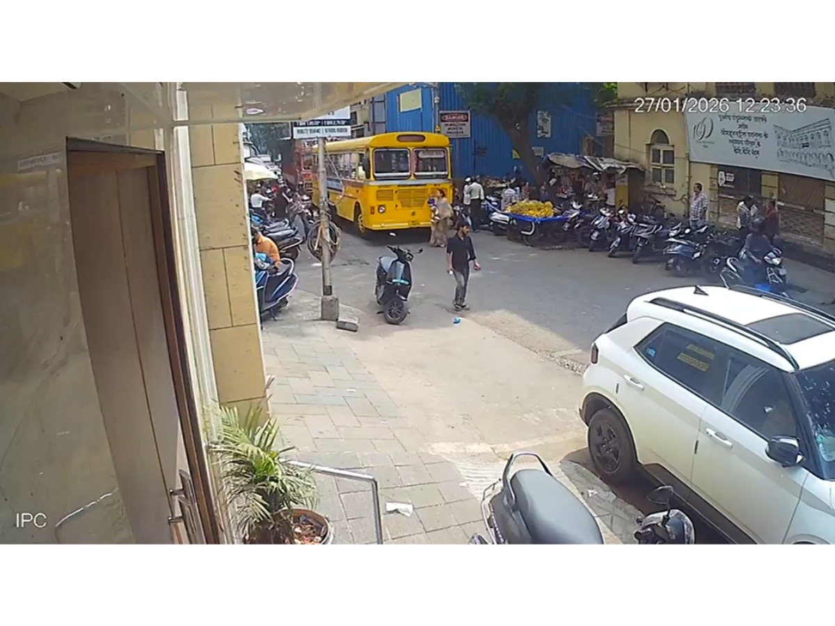 Mumbai Accident: Toddler Dies After Being Hit by School Bus in Girgaon ...