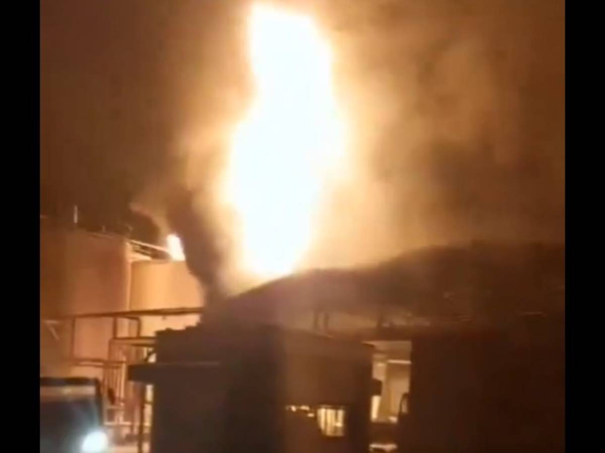 Iran Oil Refinery Fire: One Killed, Several Injured After Blaze Erupts ...
