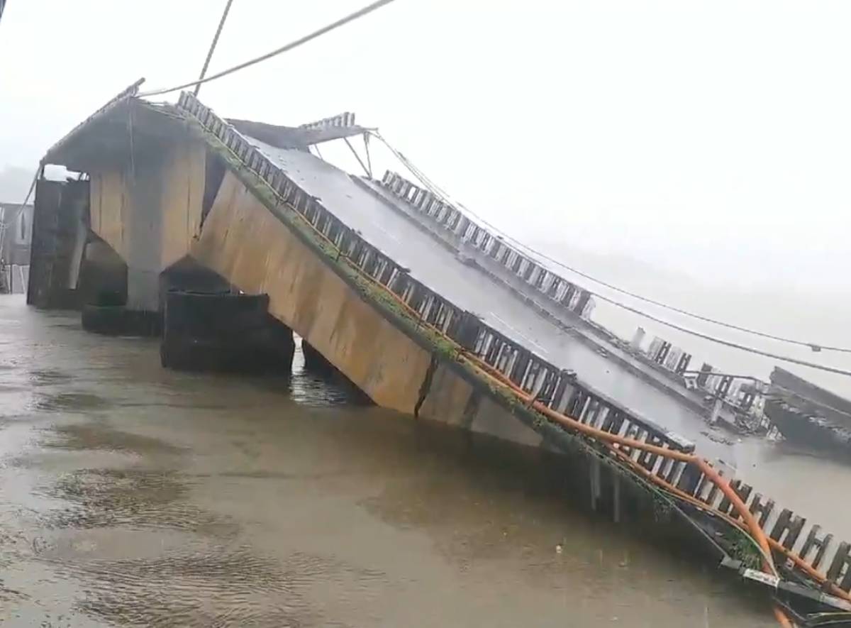 Kali River Bridge Collapse Video: Heavy Traffic on Goa-Karnataka ...