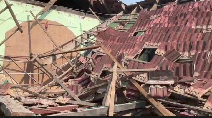 Kerala School Building Collapse: Tragedy Averted as Structure Falls ...