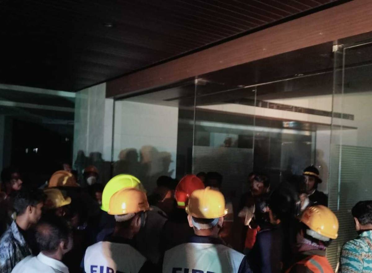 Thane Fire: Massive Blaze Erupts at Dev Corpora Building in Khopat ...