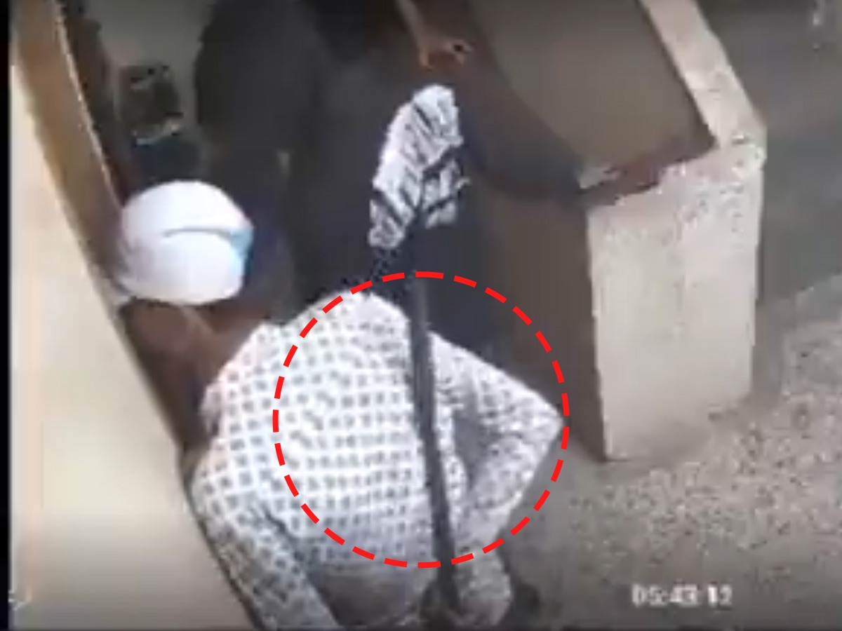 Pune’s ‘Koyta Gang’ Caught on CCTV Camera Threatening Resident Over Tea ...