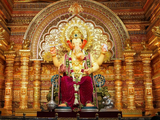 Lalbaugcha Raja Mandal Served Notice by Human Rights Commission Over ...