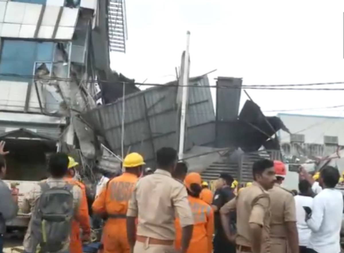 Lucknow Building Collapse: 4 Dead, 28 Rescued After 3-Storey Building ...