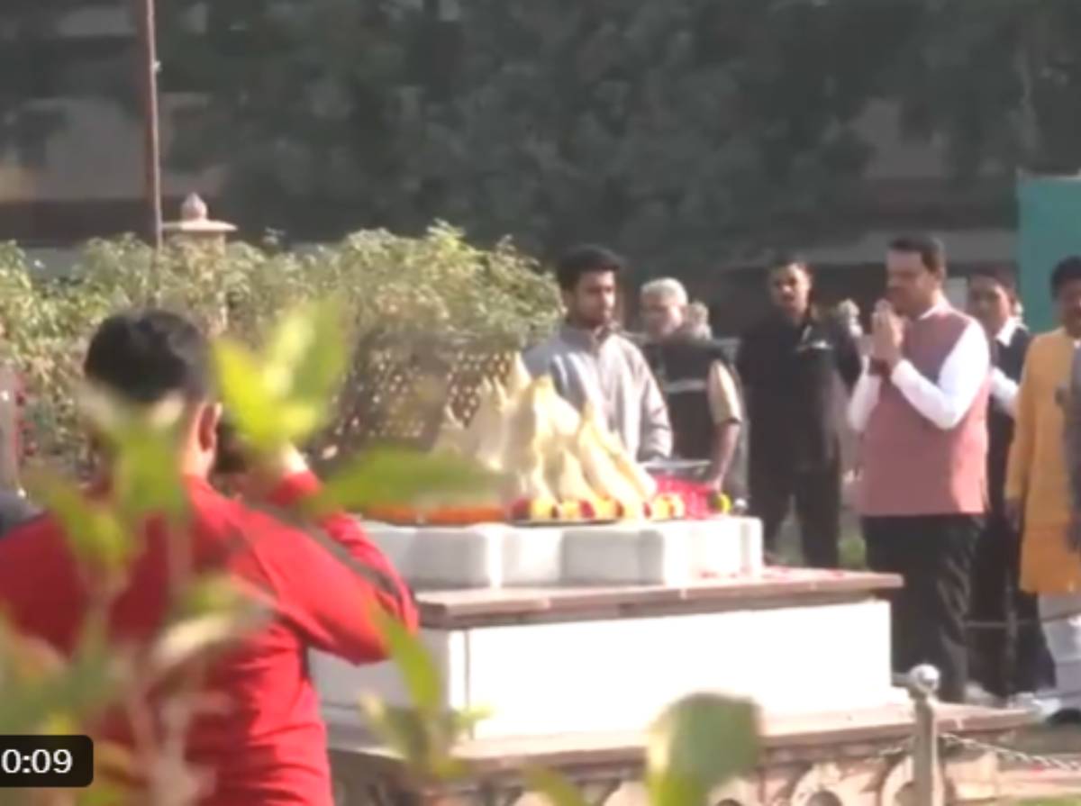 Maharashtra CM Devendra Fadnavis, Deputy Eknath Shinde Visit Memorial of RSS Founder KB Hedgewar ...