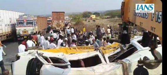 Maharashtra Road Accident: 3 Killed, 15 Injured After Multiple Vehicles Collide on Solapur-Pune ...