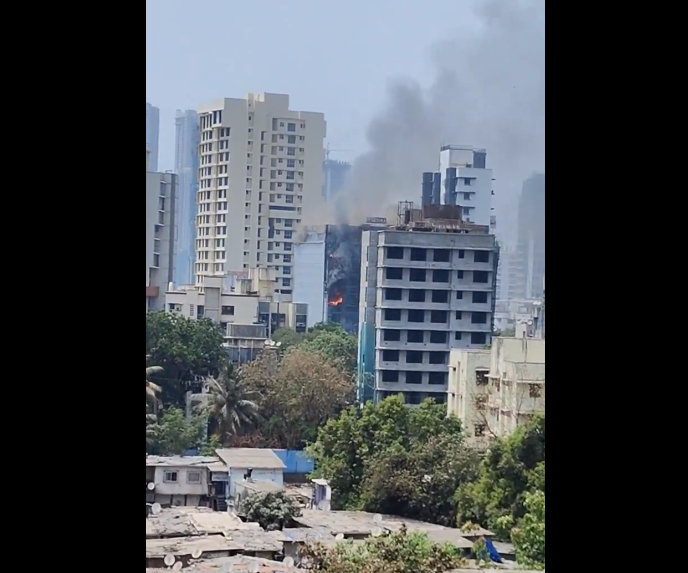 Mumbai: Fire Breaks Out in Eight-Storey Commercial Building in Malad ...