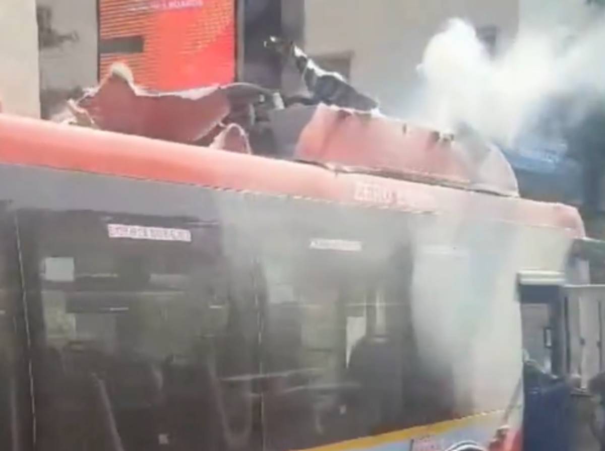 Mumbai BEST Bus Fire: Bus of Same Model as Kurla Accident Catches Fire ...