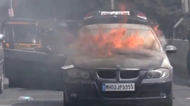 Mumbai Car Fire: Traffic Disrupted As BMW Catches Fire on Jogeshwari ...