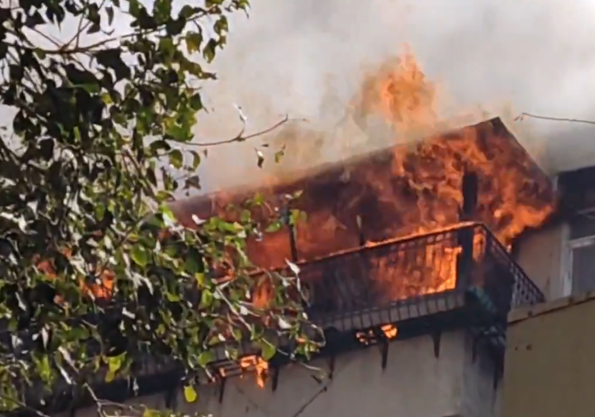 Mumbai Fire: Massive Blaze Erupts at Marine Chambers in Marine Lines ...