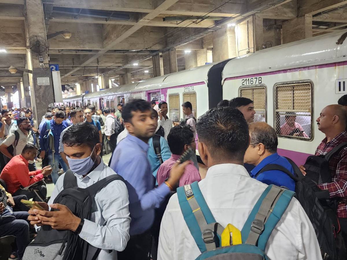 Mumbai Local Train Update: Services on Harbour Line From Wadala Road to ...