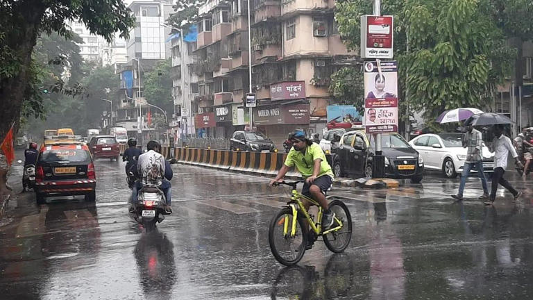 Mumbai Weather Update Imd Predicts Heavy Rain In The City For Next 24