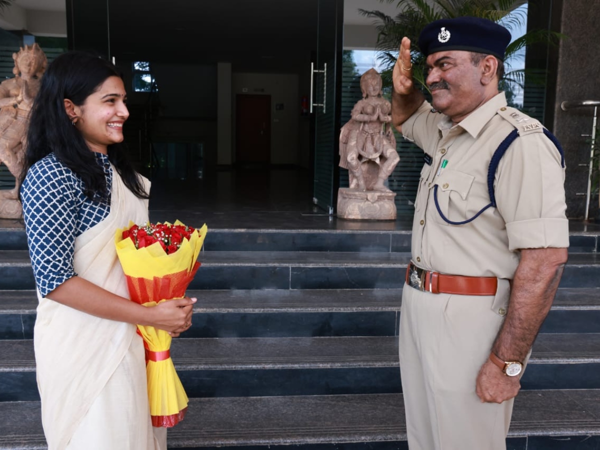 Father's Day 2024: Dad SP Salutes IAS Trainee Daughter N Uma Harathi at ...