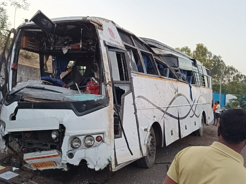 Nashik-Pune Highway Accident: Private Bus Fell off a Bridge at Gonde ...