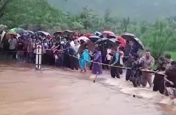 Gujarat Rains: Navsari Police Rescue 1,200 Tourists Stranded In Flood ...