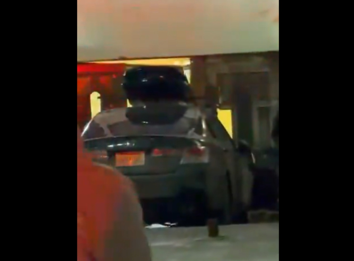 New York: Man Rams Car Into Entrance of Chabad Lubavitch World ...
