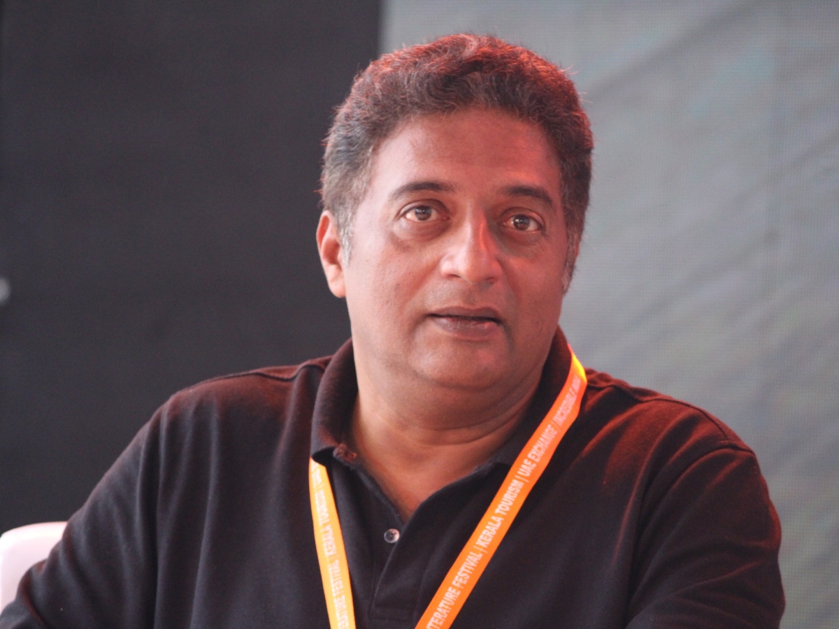 Bengaluru Court Issues Non-Bailable Warrant Against Prakash Raj Over ...
