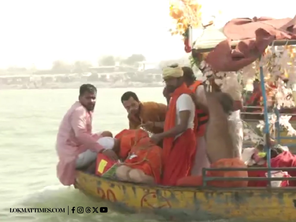 Ram Mandir Chief Priest Acharya Satyendra Das Laid to Rest In Saryu ...