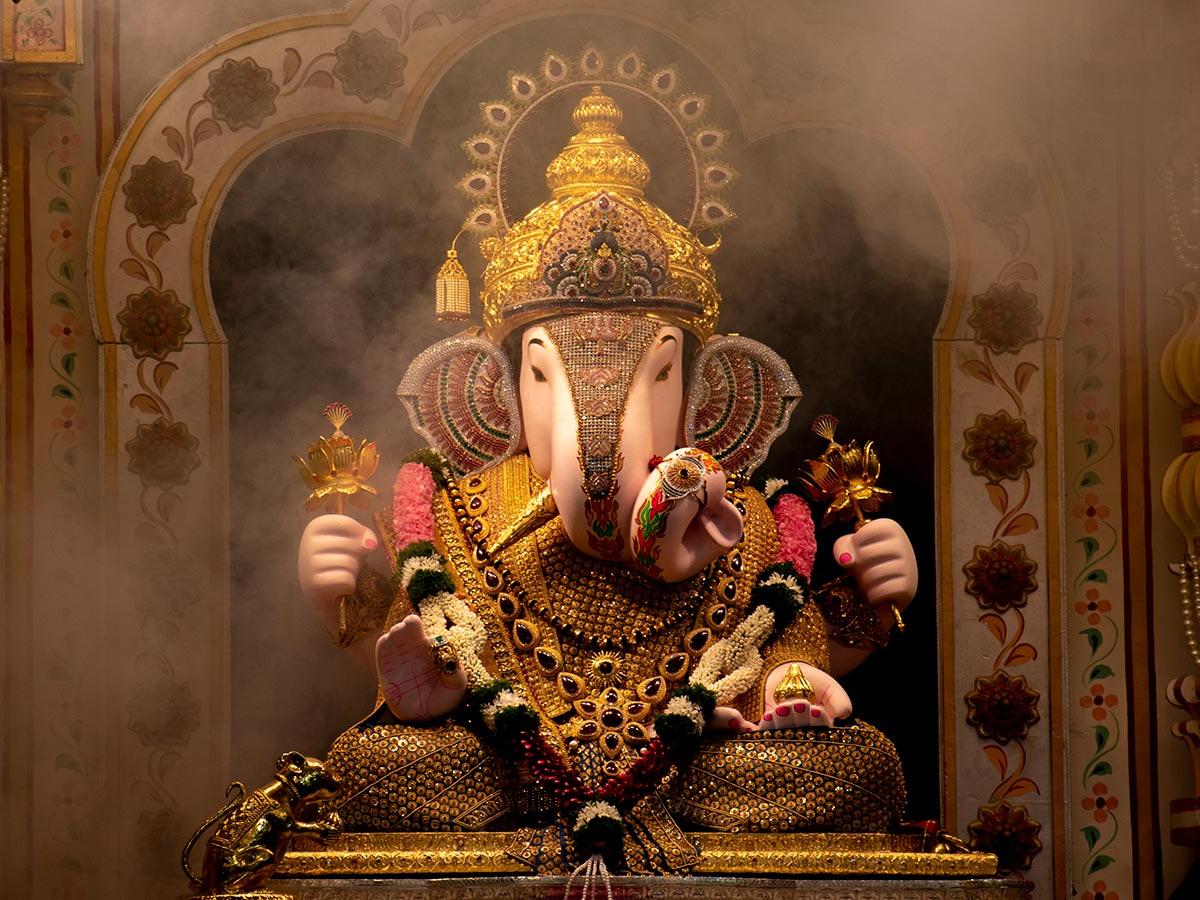Top Ganesh Chaturthi Pandal - Dagdusheth Halwai Ganpati (Pune) - www ...