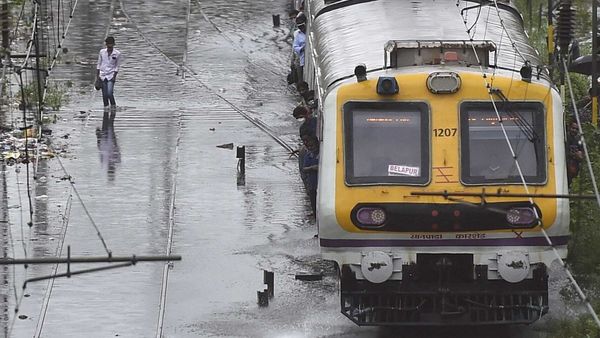 Mumbai Local Train Update: Central Line Services Delayed Due To Heavy ...