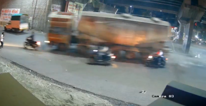 Pune Accident: 31-Year-Old Biker Crushed to Death As Cement Mixer Truck ...