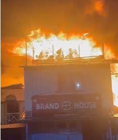 Pune Fire Tragedy: Major Blaze Engulfs Five Houses and Shop in Ghorpade ...