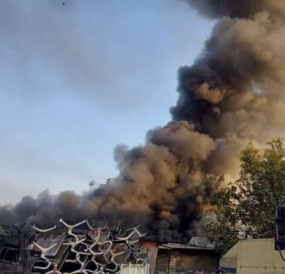 Pune: Fire breaks out at shops in the Juna Bazaar, no casualties - www ...