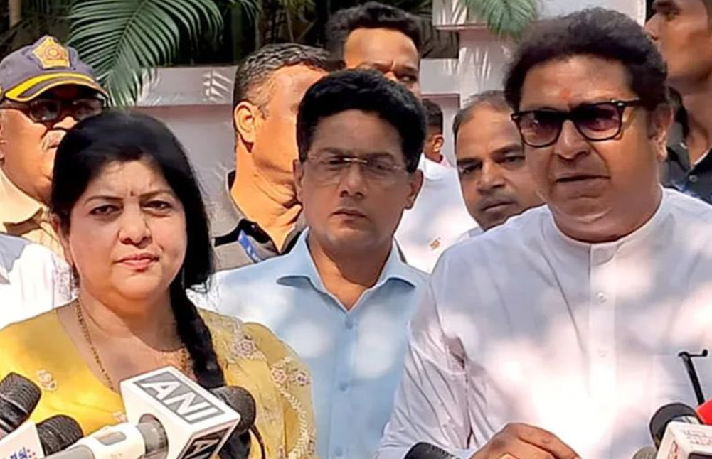 Maharashtra Election 2024: Raj Thackeray and Family Cast Their Vote in ...