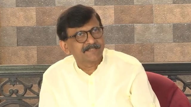 Bandra Railway Station Stampede: Sanjay Raut Calls Out Railway Minister ...