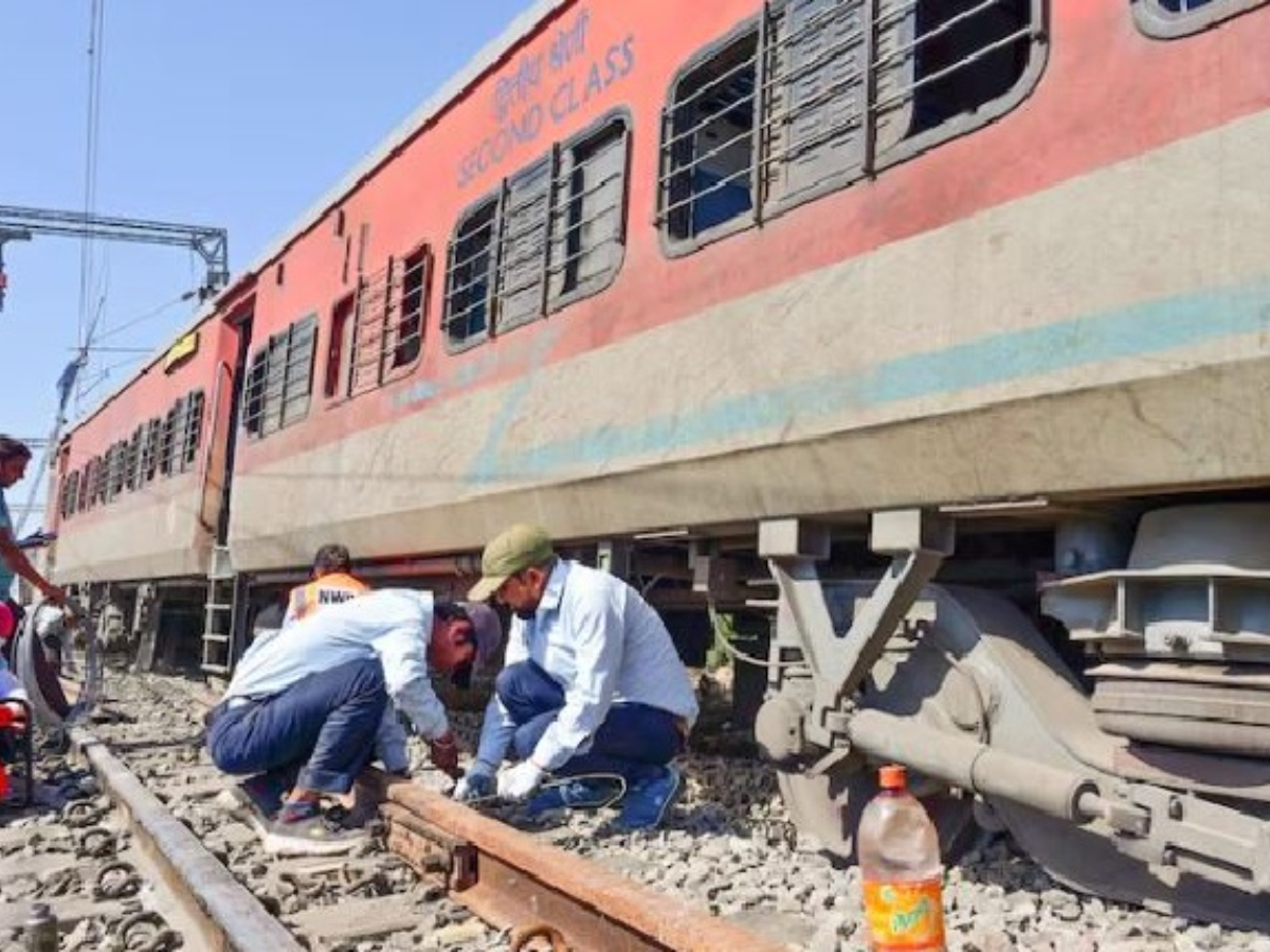 Uttar Pradesh Train Accident: 20 Coaches of Sabarmati Express Derail ...
