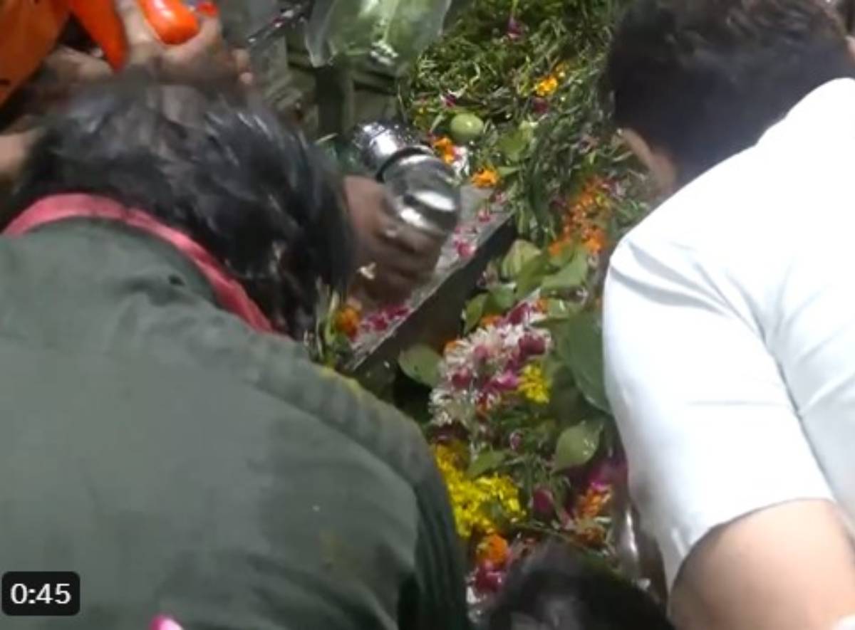 Saavan 2024: Devotees in Delhi Throng Temples To Offer Prayers on ...