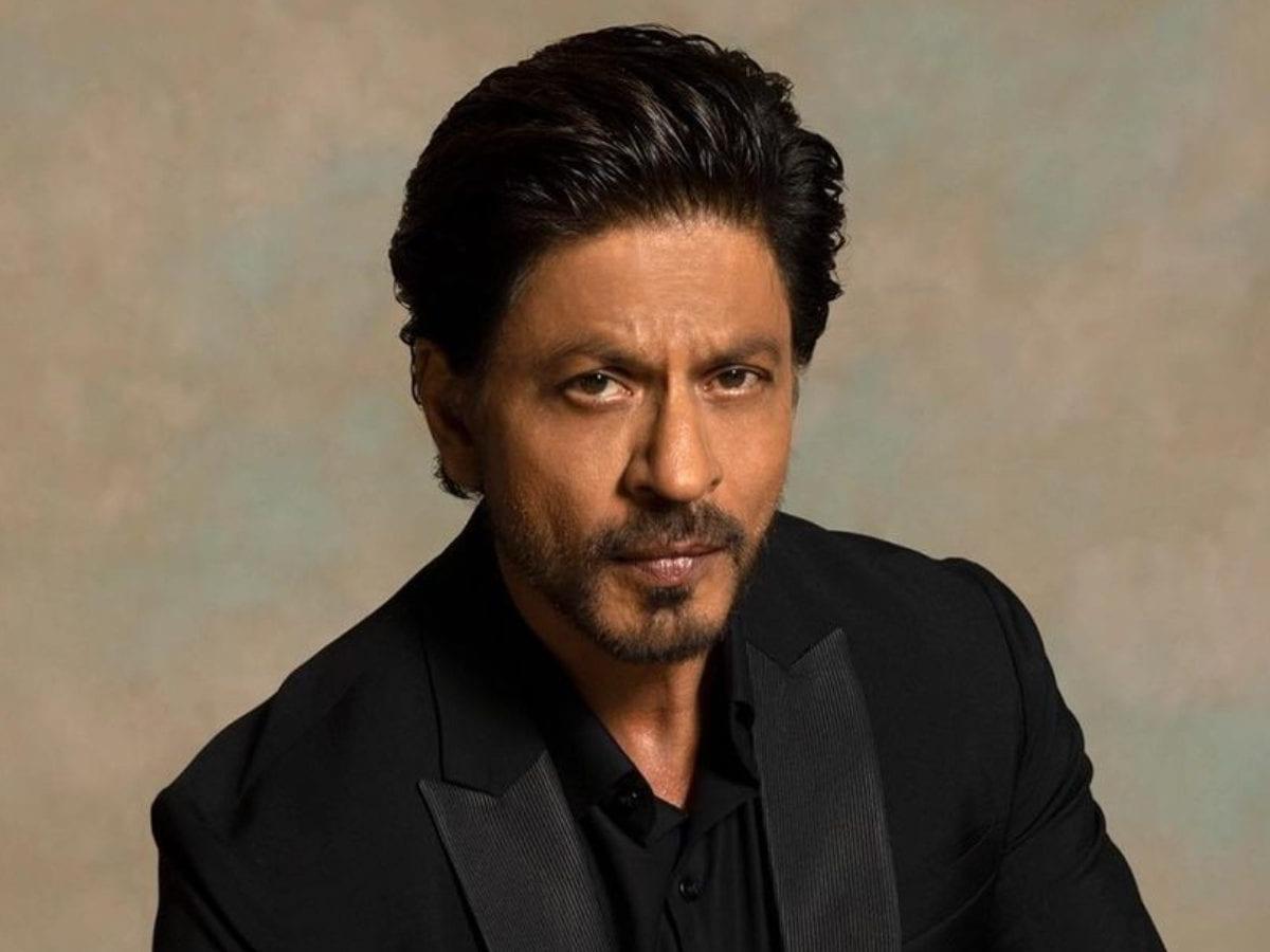 Shah Rukh Khan buys a swanky Rolls-Royce Cullinan Black Badge SUV worth ...