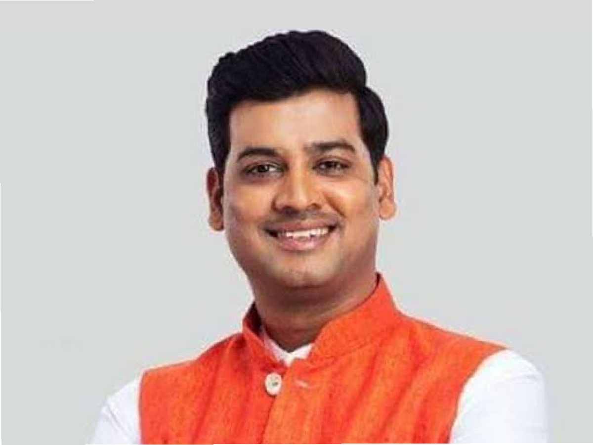 Eknath Shinde's Son Shrikant Denies Rumours of Seeking Maharashtra ...