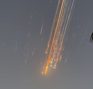 SpaceX’s Starship Explodes in Flight Test, Debris Shower Seen Over ...