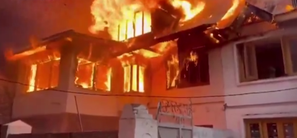 Srinagar Fire: Massive Blaze Engulfs Residential House in Chanapora ...