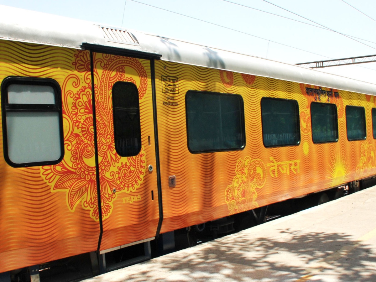 Bomb Scare Halts Delhi–Patna Tejas Rajdhani Express Train; Services ...