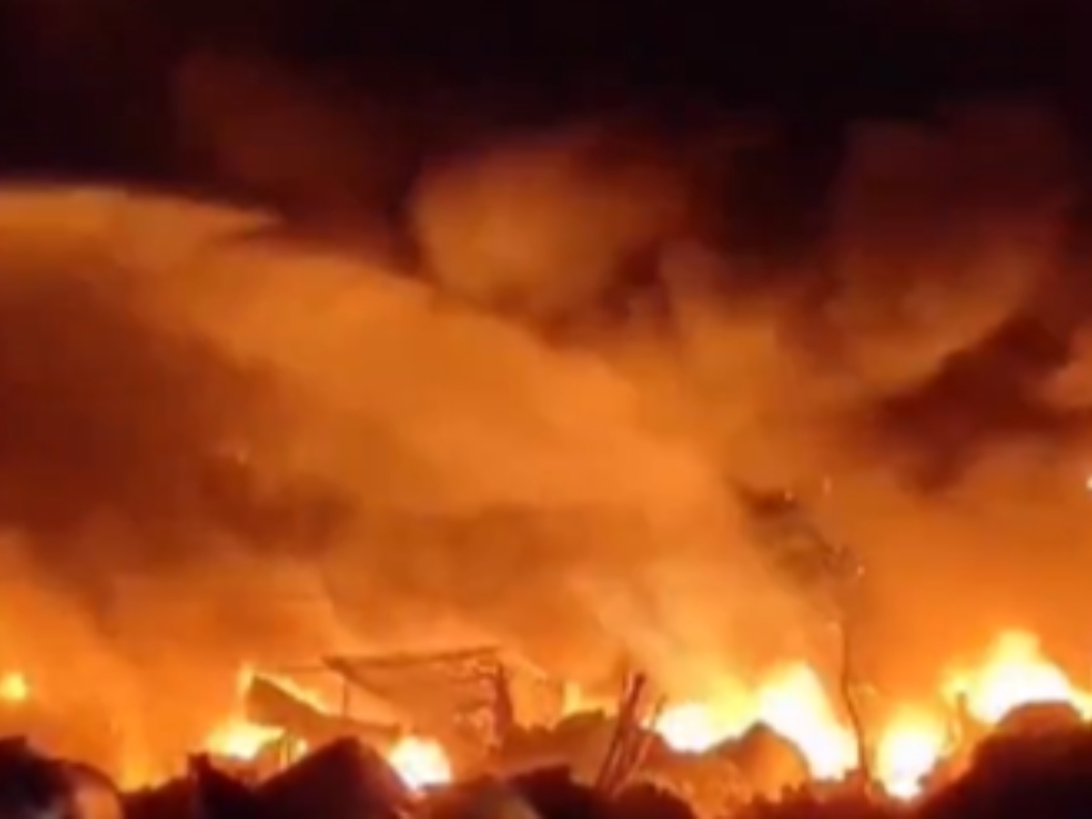 Thane Fire: Massive Blaze Erupts at Scrap Shop in Dombivli - WATCH ...
