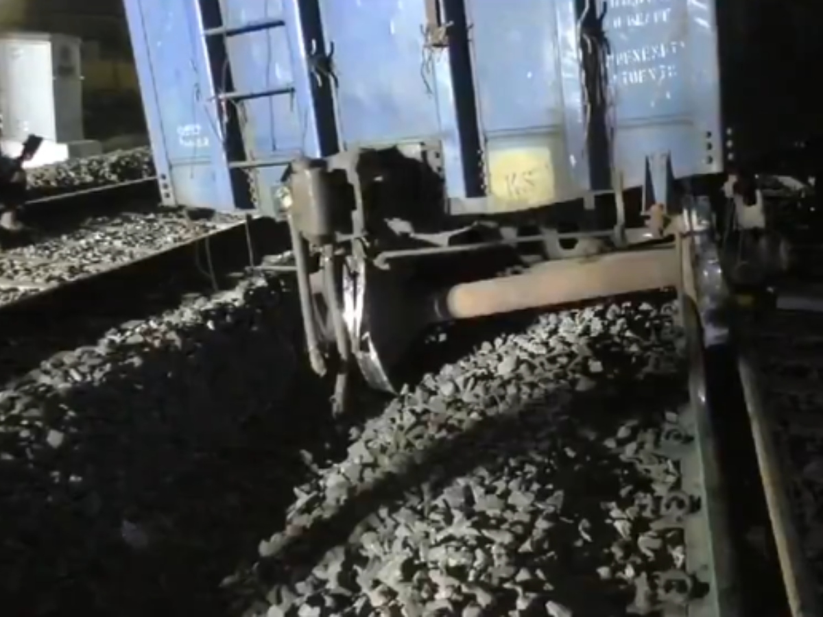 Train Derailment in Odisha: Three Wagons of Goods Train Derail at ...