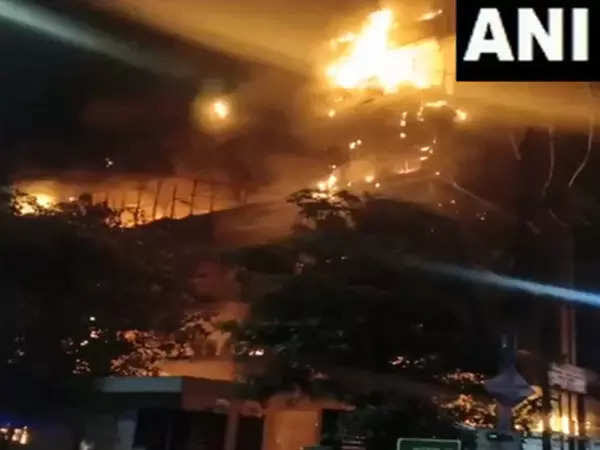 Uttar Pradesh Building Fire : Major Blaze Engulfs Structure in Noida ...