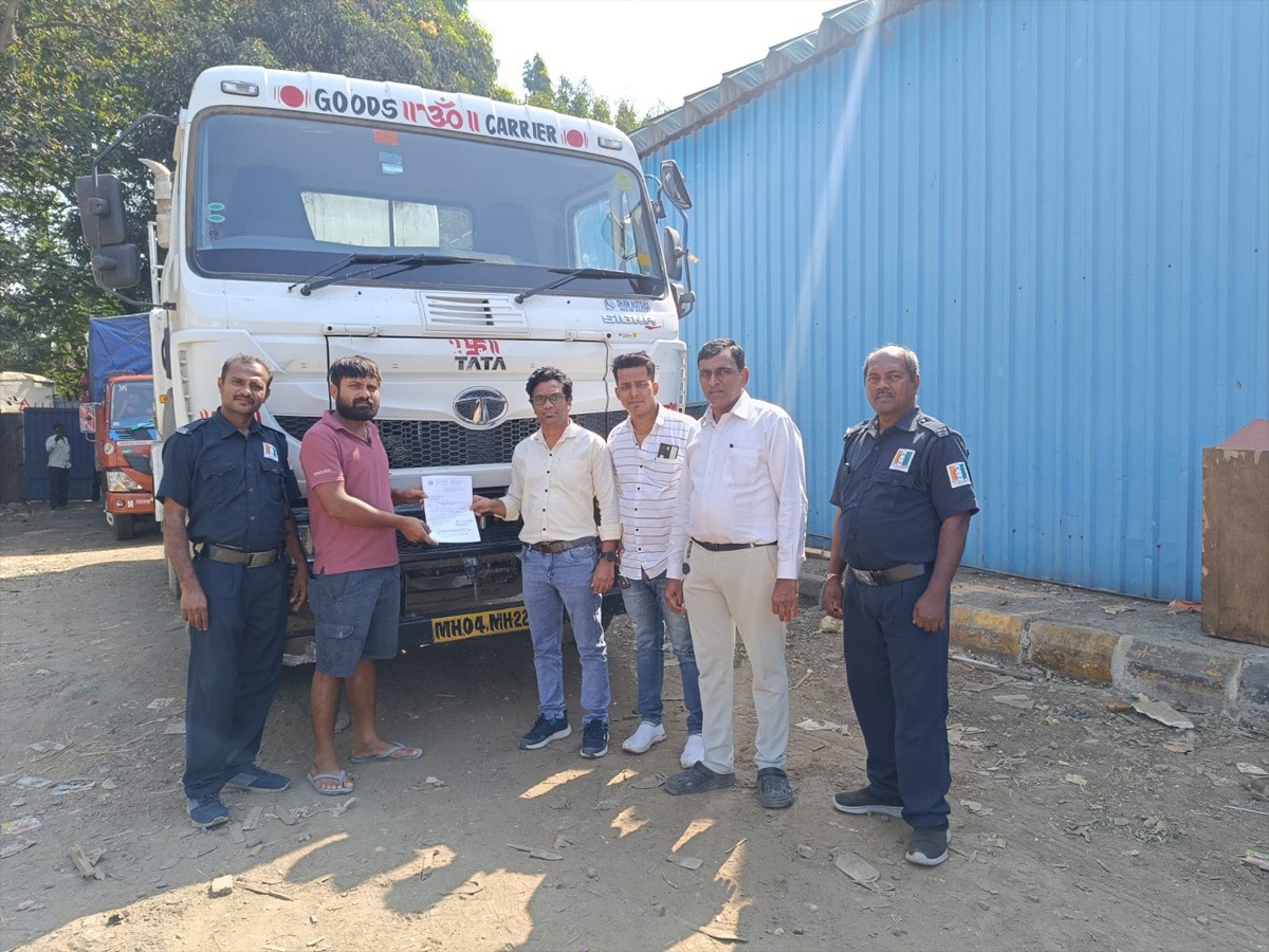 Navi Mumbai: NMMC Imposes Rs 30,000 Fine, Seized Vehicle for Dumping ...