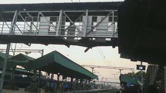 20 injured after foot over bridge at Balharshah railway station in ...