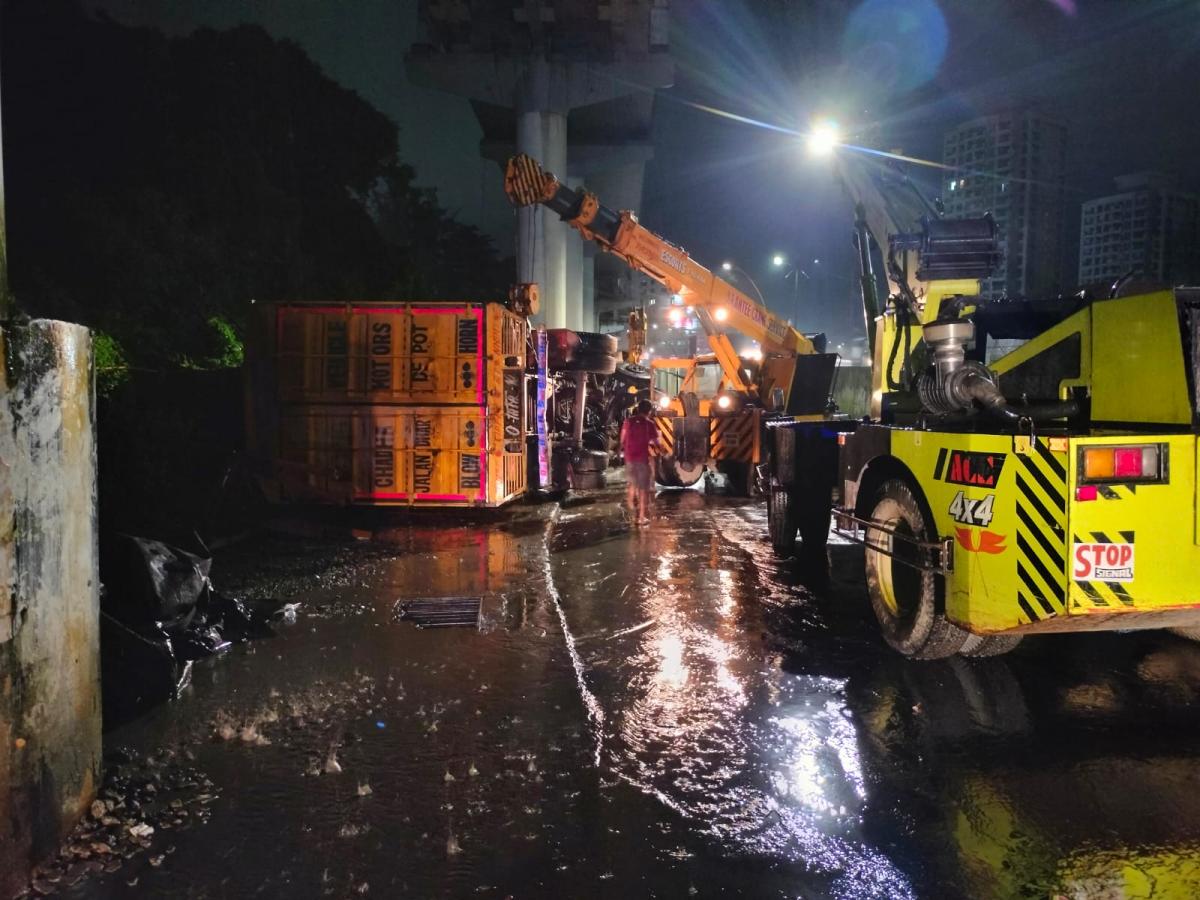 Thane Traffic Update: Vehicular Movement Halted for Hours on Ghodbunder Road After Chemical ...