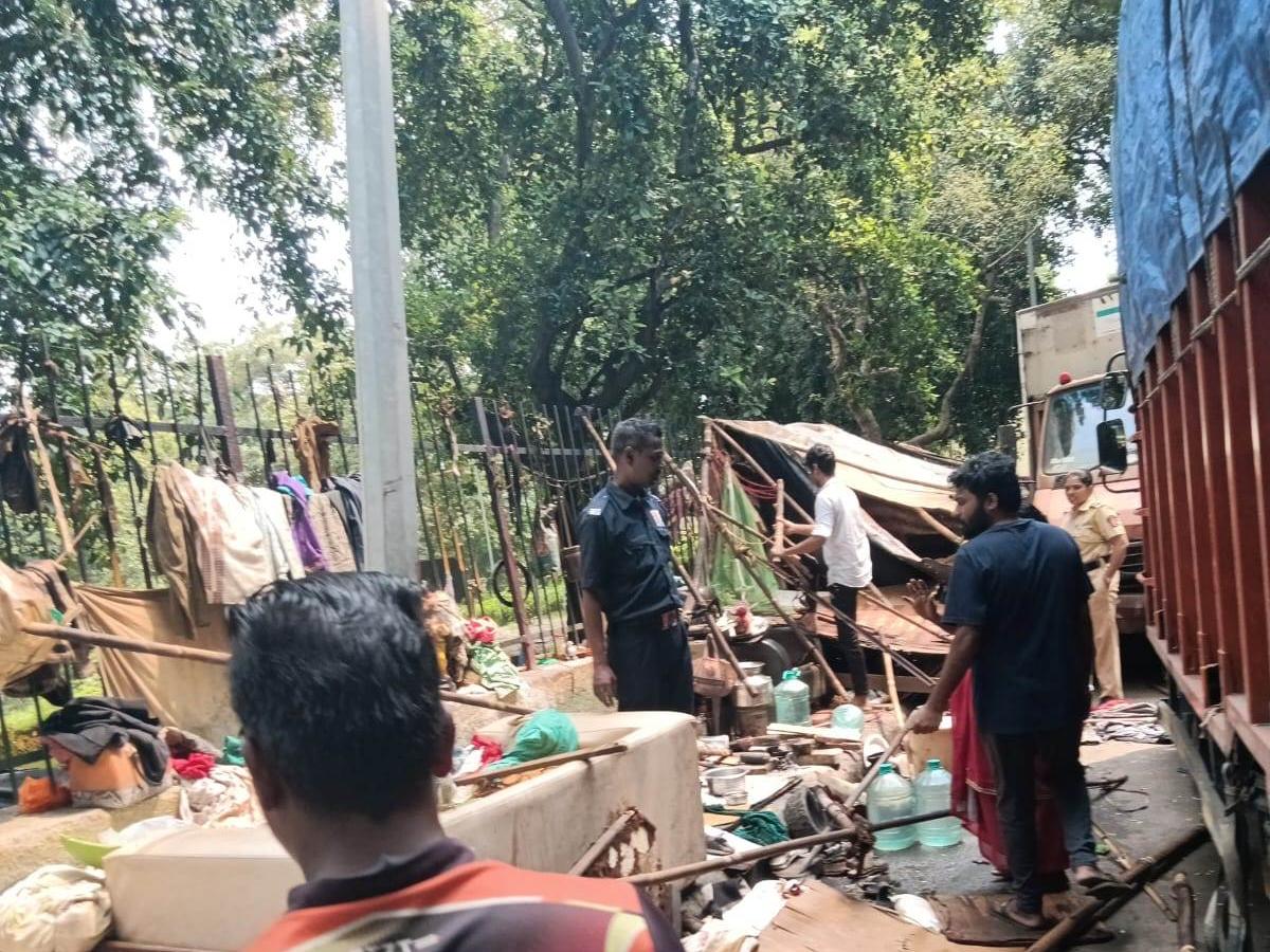 Navi Mumbai: Encroachment Department Clears Footpath in Nerul ...