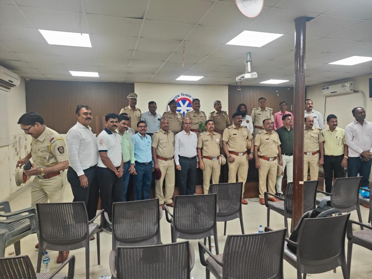 Thane Traffic Police Urges Schools to Form RSP Units, Calls for More Practical Road Safety ...