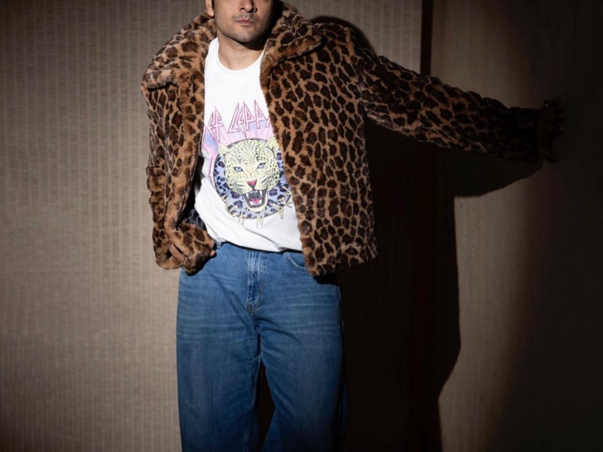 Ali Fazal makes a comeback to stage, this time as Presenter for Amitosh ...